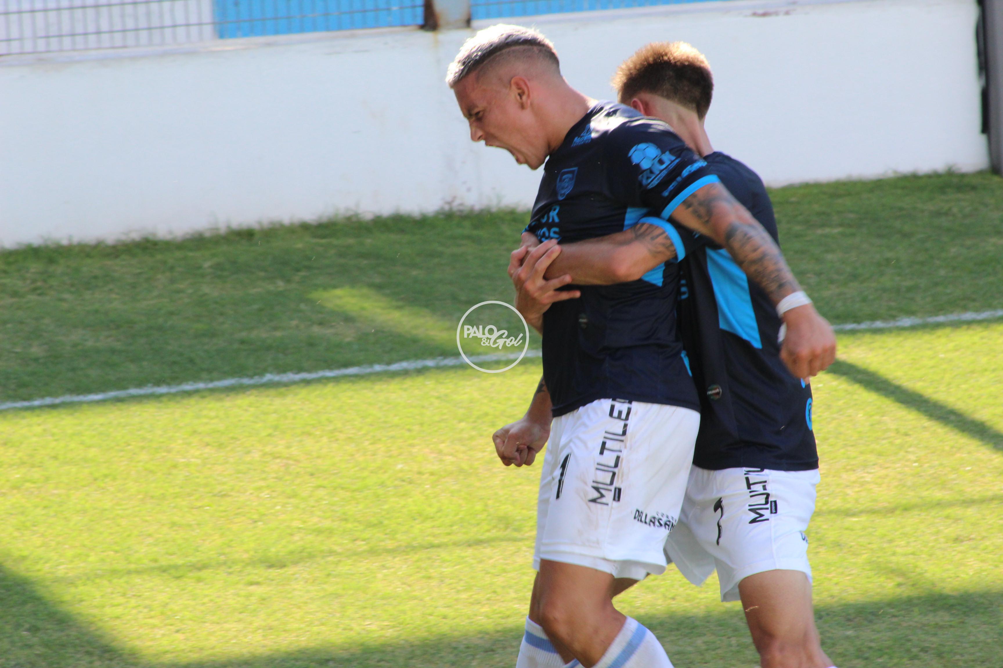 Enzo Copetti renovó su contrato con Atlético de Rafaela